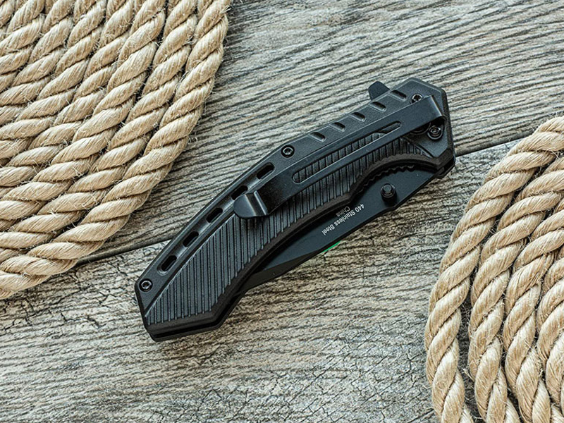 4.5" Spring Assisted Black Pocket Knife w/ Clip EACH